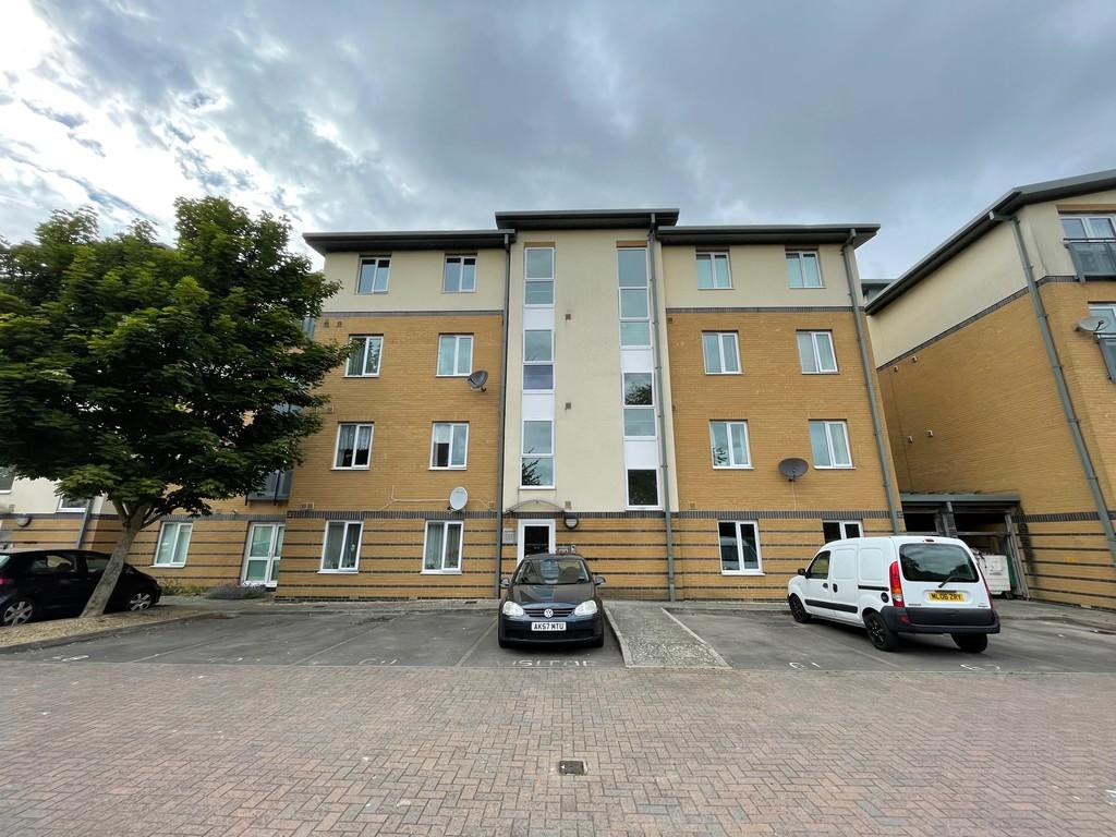 Providence Park, Princess Elizabeth Way 2 bed flat for sale - £154,500