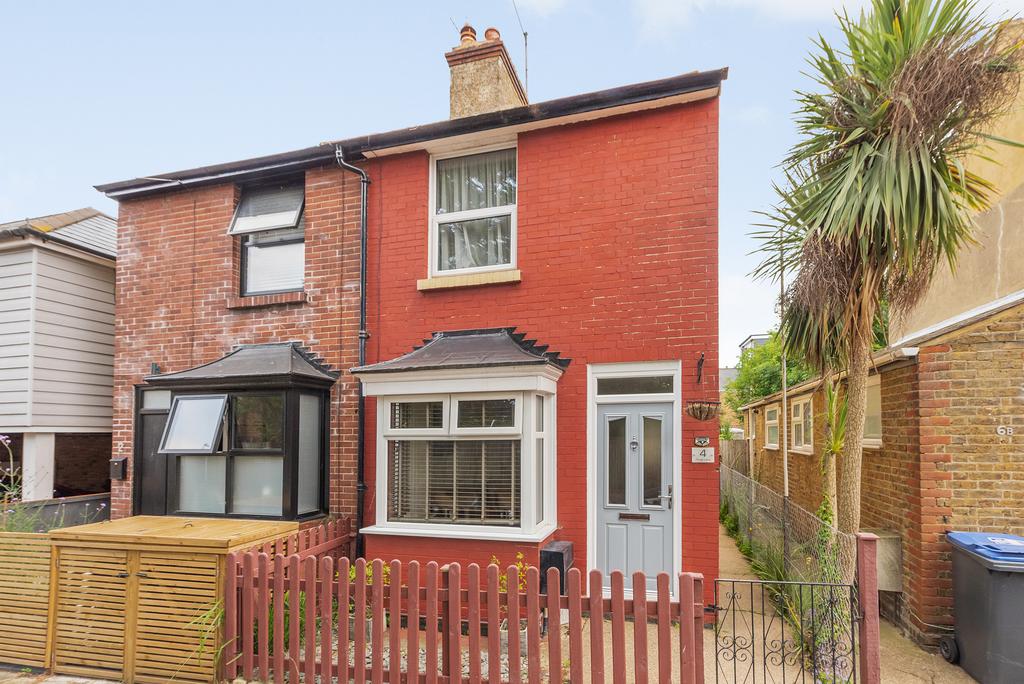 Forge Lane, Whitstable 3 bed semi-detached house - £370,000