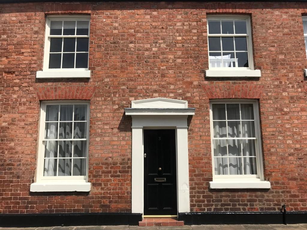 Pyecroft Street, Chester 2 bed terraced house - £1,250 pcm (£288 pw)
