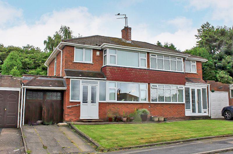 Waverley Crescent, Lanesfield... 3 bed semi-detached house - £229,950
