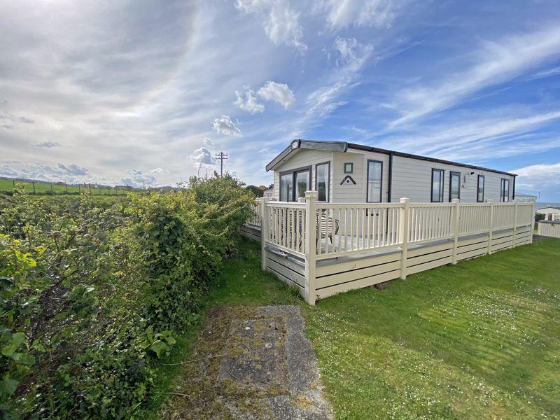 Hoburne, Blue Anchor 2 bed park home - £49,995