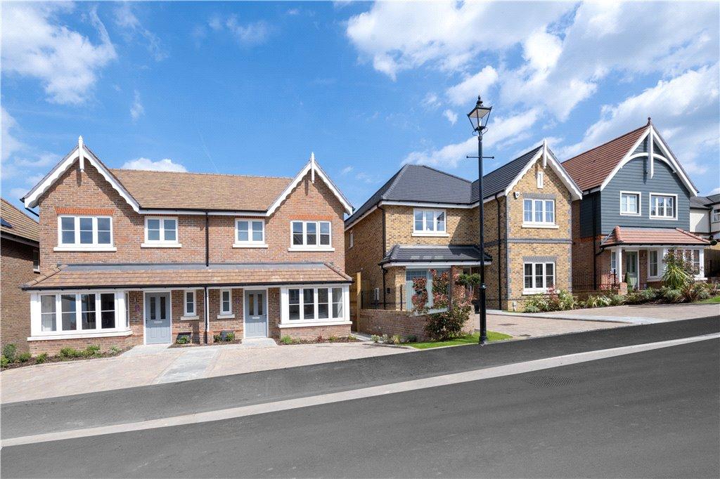 Leopard Lane, Purley on Thames, Reading 2 bed semi-detached house for ...