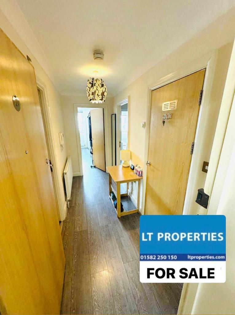 Luton LU1 2 bed apartment - £160,000