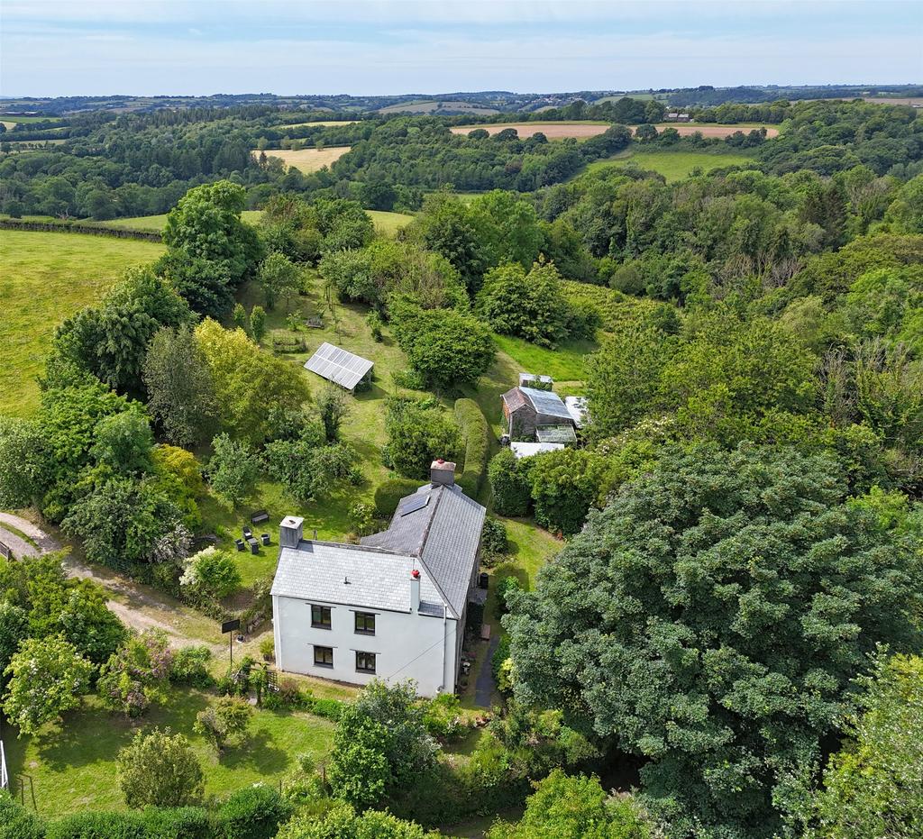 Stowford, Lewdown, Okehampton, Devon... 4 bed detached house - £650,000