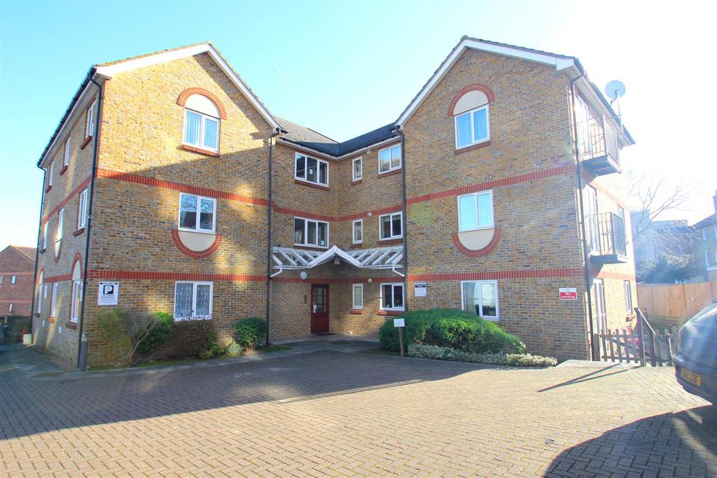 Kentish Court, MAIDSTONE ME16 2 bed flat for sale - £180,000