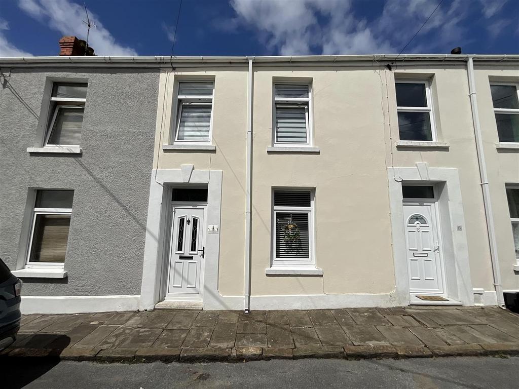 Y Fron, Felinfoel, Llanelli 2 bed terraced house - £142,500