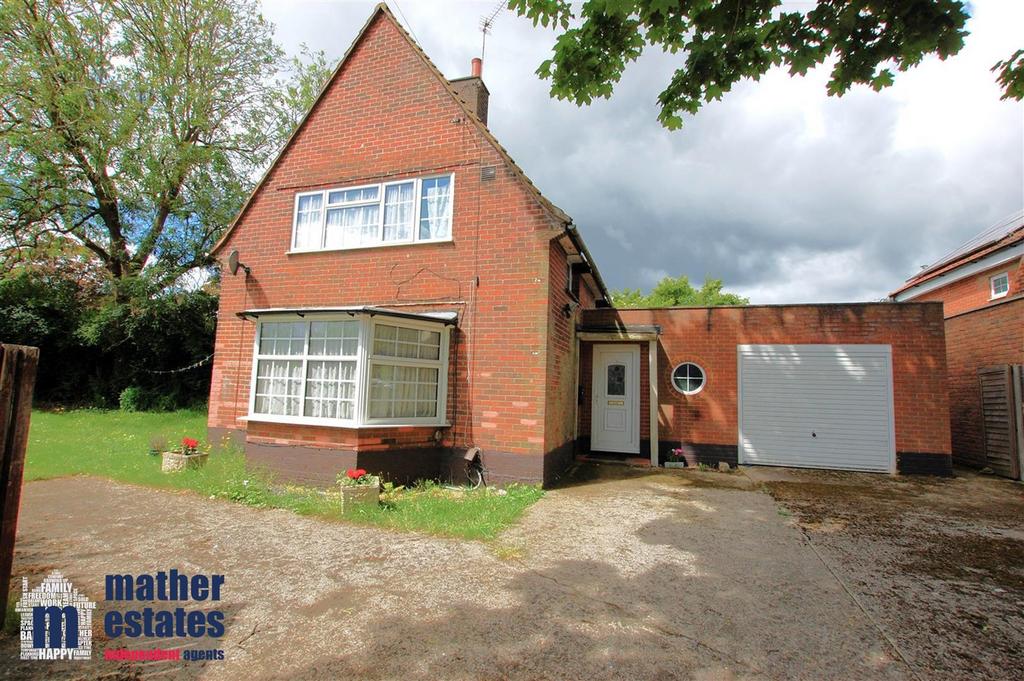 Peartree Lane, Welwyn Garden City 3 bed detached house - £500,000