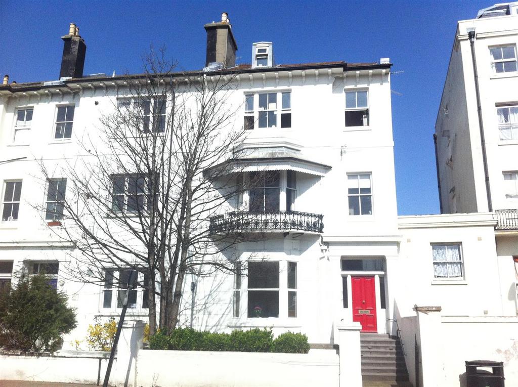 Buckingham Place, Brighton 3 bed flat - £350,000
