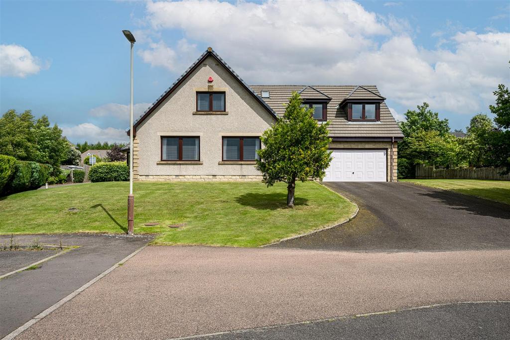 Piperdam Drive, Fowlis DD2 5 bed house - £460,000
