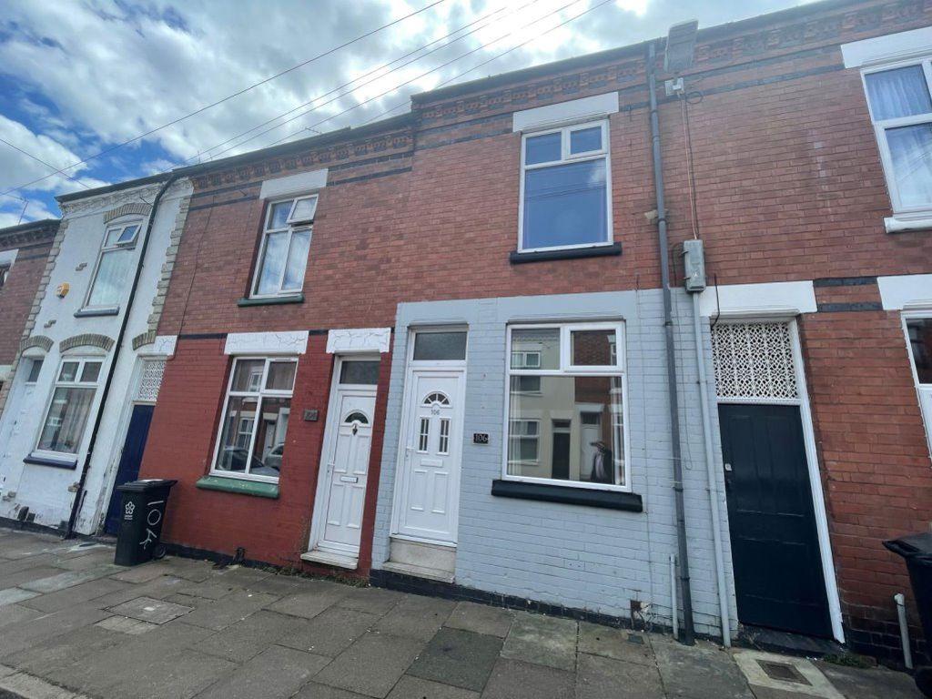 Warwick Street Leicester 2 Bed Terraced House To Rent £950 Pcm £219 Pw