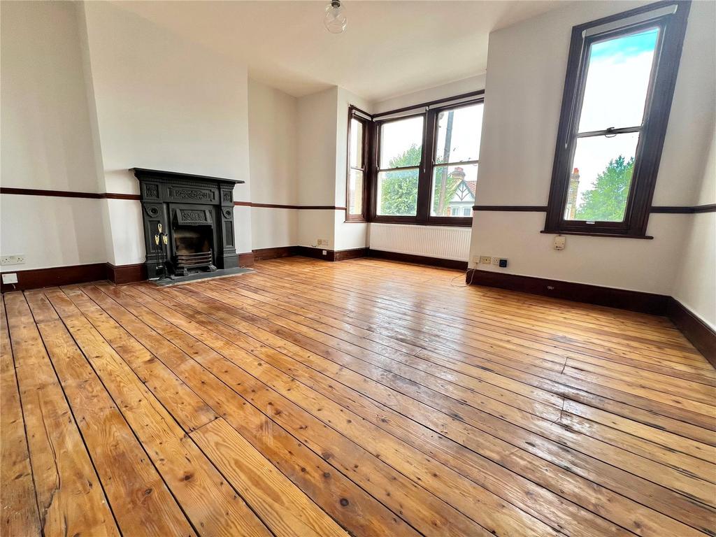 York Road, London, N11 2 bed apartment - £1,550 pcm (£358 pw)
