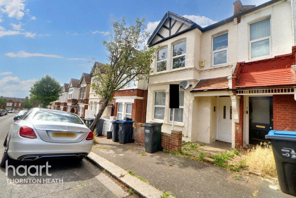 Lenham Road, Thornton Heath 3 bed flat for sale - £300,000
