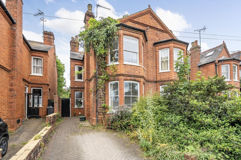 Reading / Earley, Berkshire, RG6 4 bed semi-detached house - £650,000