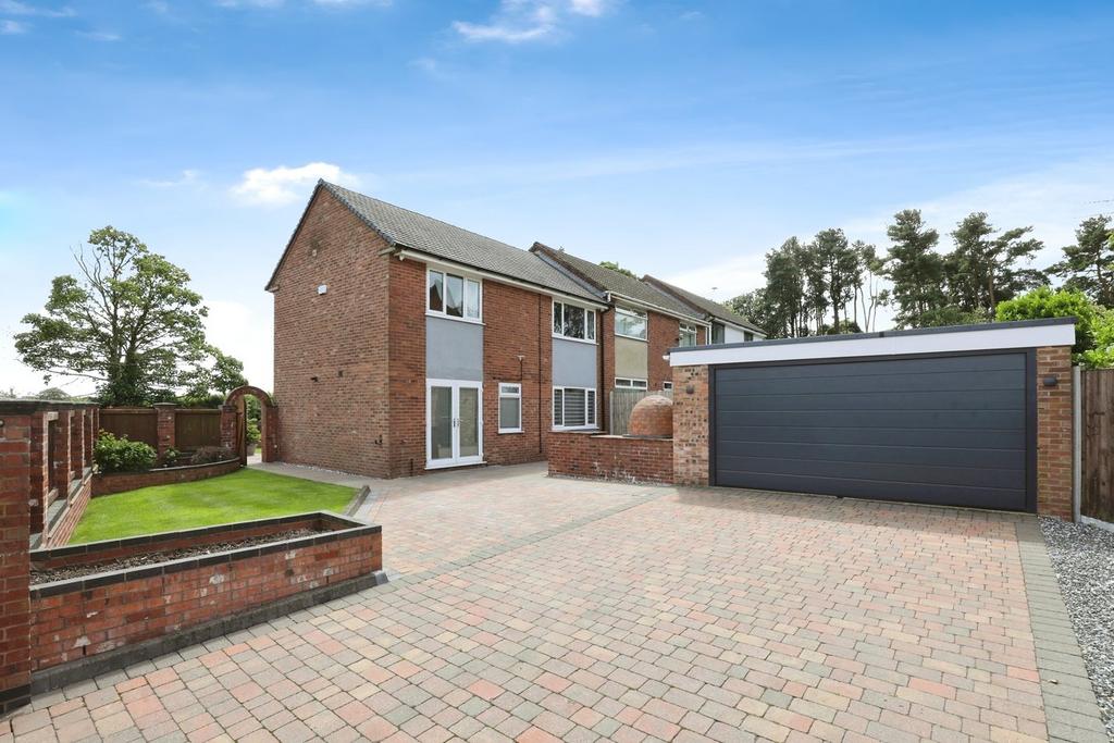Stallington Close, Stoke-on-Trent ST11 3 bed semi-detached house - £245,000