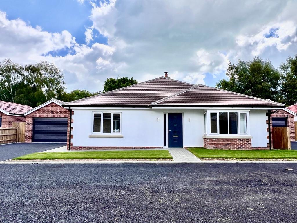 Woodland Walk, Thorpe Road, Kirby... 3 bed detached bungalow - £595,000