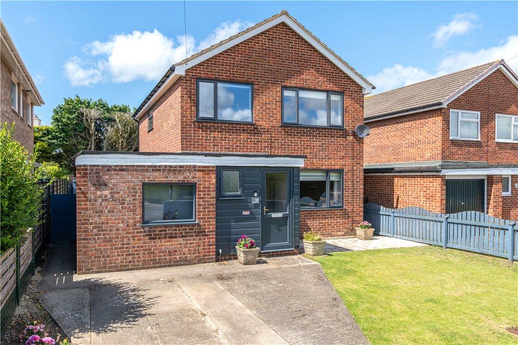 Highfield Road, Ripon, HG4 3 bed detached house - £299,950