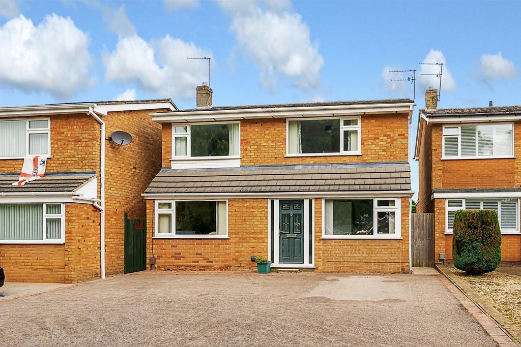 Exmoor Close, Wigston LE18 4 bed detached house - £350,000