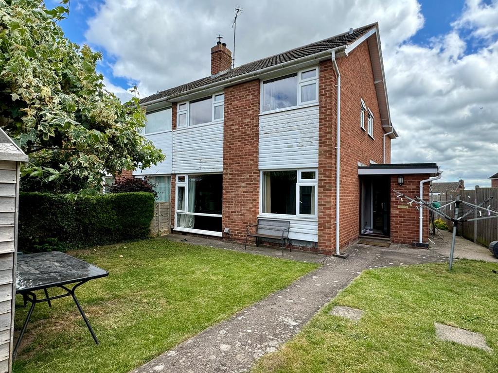 Aylesbrook Road, Hereford, HR4 4 bed semi-detached house for sale - £ ...