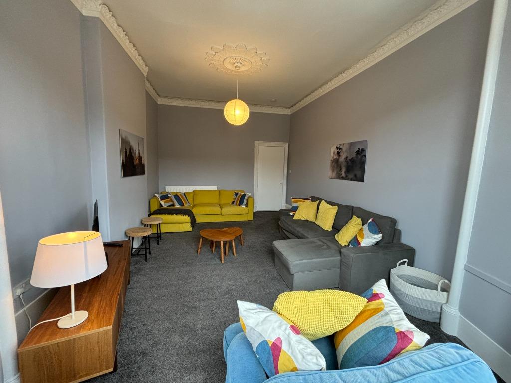 Finlay Drive, Dennistoun, Glasgow, G31 2 bed flat - £1,350 pcm (£312 pw)