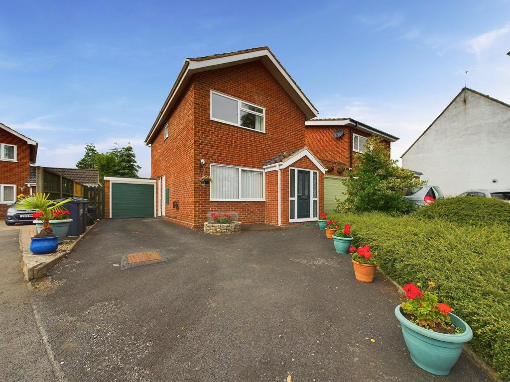 Grange Lane, Rushwick, Worcester... 3 bed detached house - £280,000
