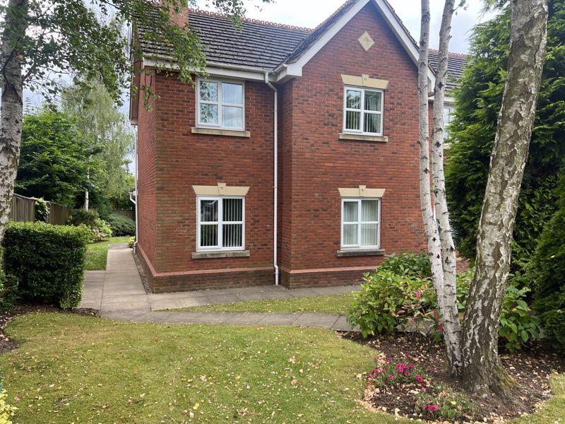 Regents Way, Sutton Coldfield, B75 7NW 2 bed apartment - £170,000