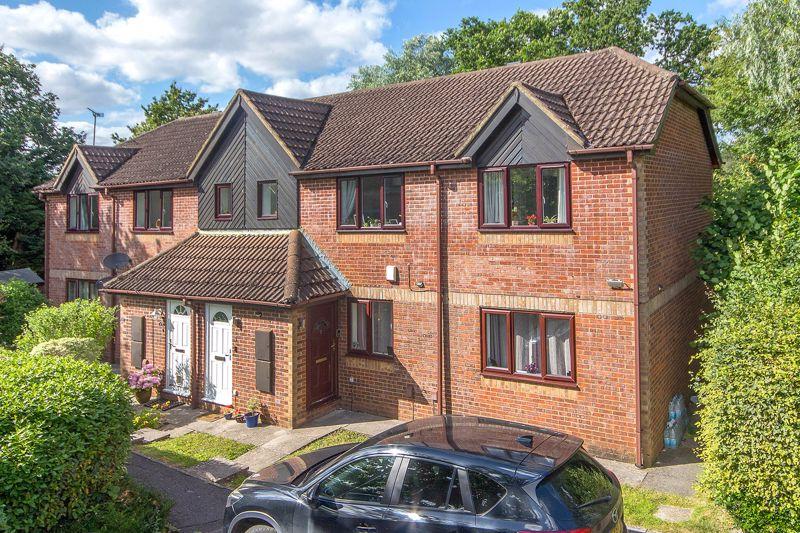 Ashurst Bridge 2 bed maisonette - £225,000