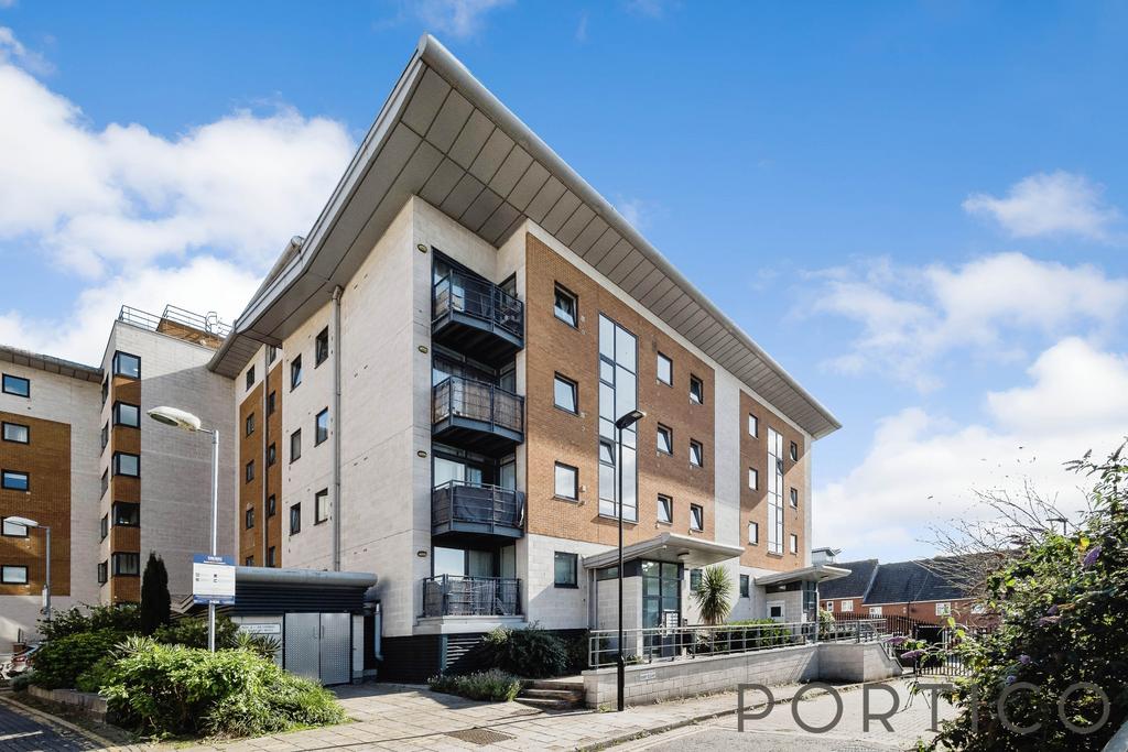 Fishguard Way 1 bed apartment - £1,450 pcm (£335 pw)
