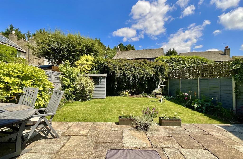 Robert Franklin Way, South Cerney 4 bed semi-detached house - £469,500