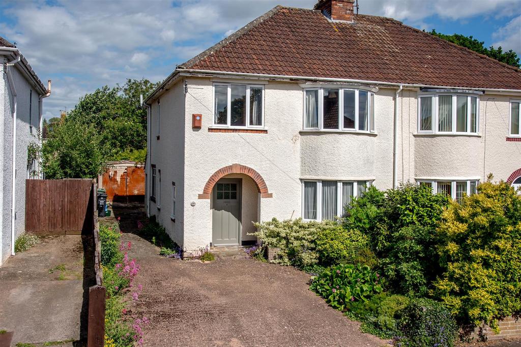Whitmore Road, Taunton 3 bed semi-detached house - £250,000