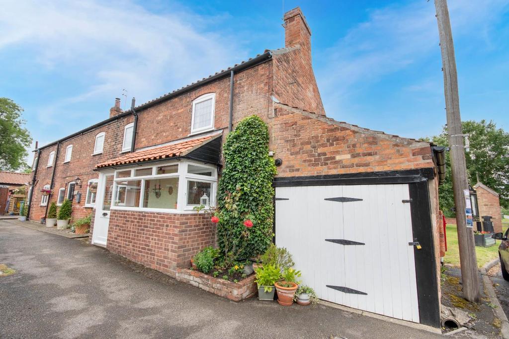 North Moor Road, Walkeringham 1 bed semi-detached house for sale - £155,000