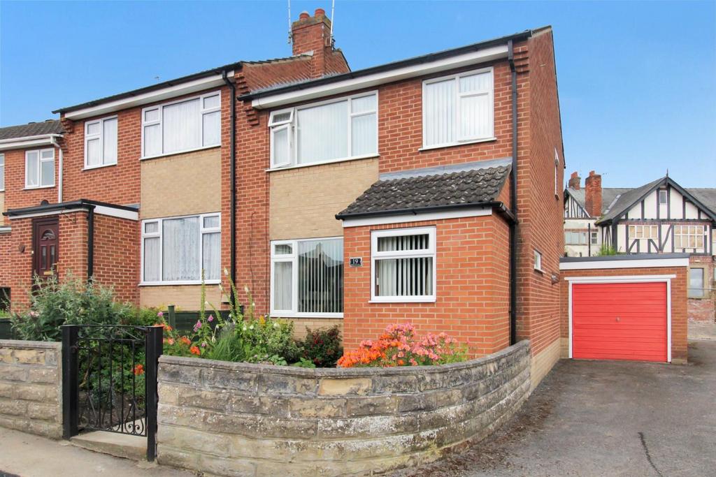 Bondgate Green Close, Ripon 3 bed house - £200,000