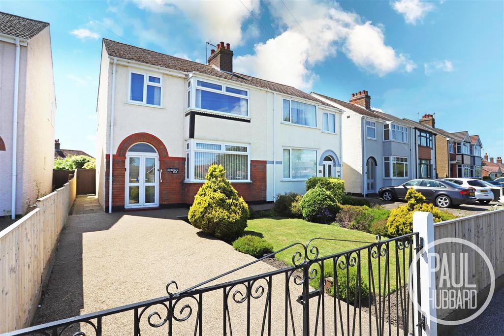 Oulton Road, Oulton Broad, Suffolk 3 bed semi-detached house for sale ...