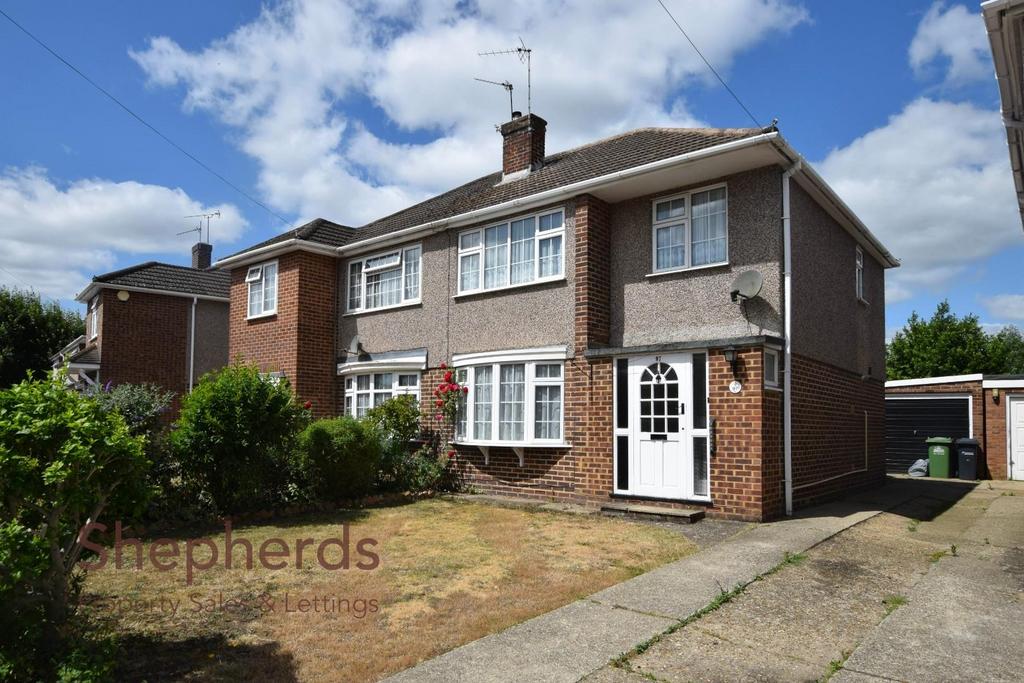 Penton Drive, Cheshunt EN8 3 bed semi-detached house - £465,000
