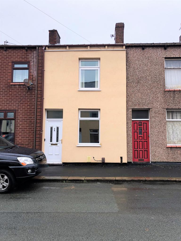 Blantyre Street, WN2 3LZ 2 bed terraced house for sale - £100,000