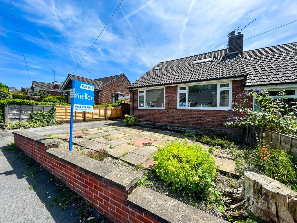 Cambridge Drive, Woodley 4 bed semi-detached bungalow for sale - £325,000