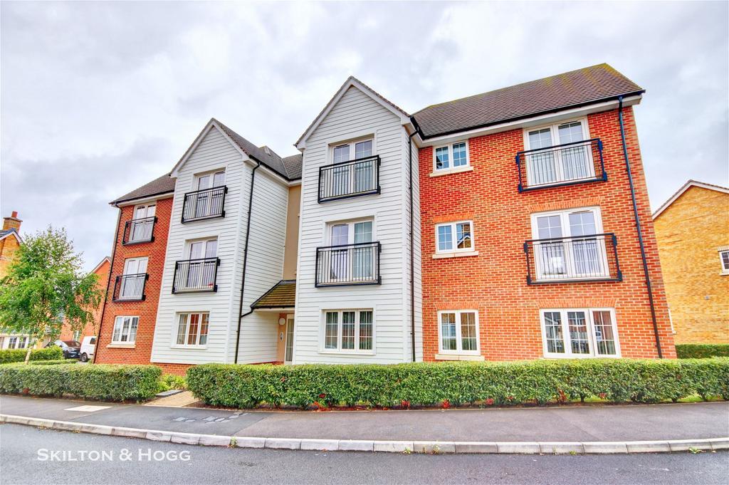 Deerhurst Road, Daventry NN11 1 bed flat - £108,750