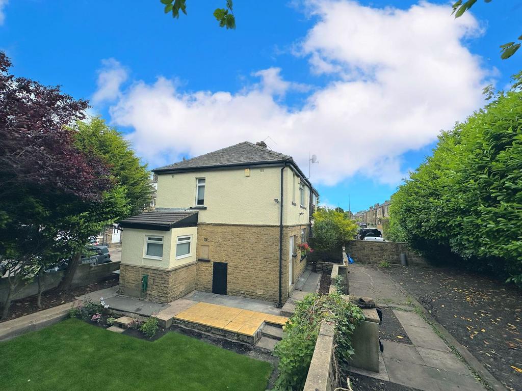 Beacon Street, Bradford BD6 3 bed semi-detached house for sale - £199,950