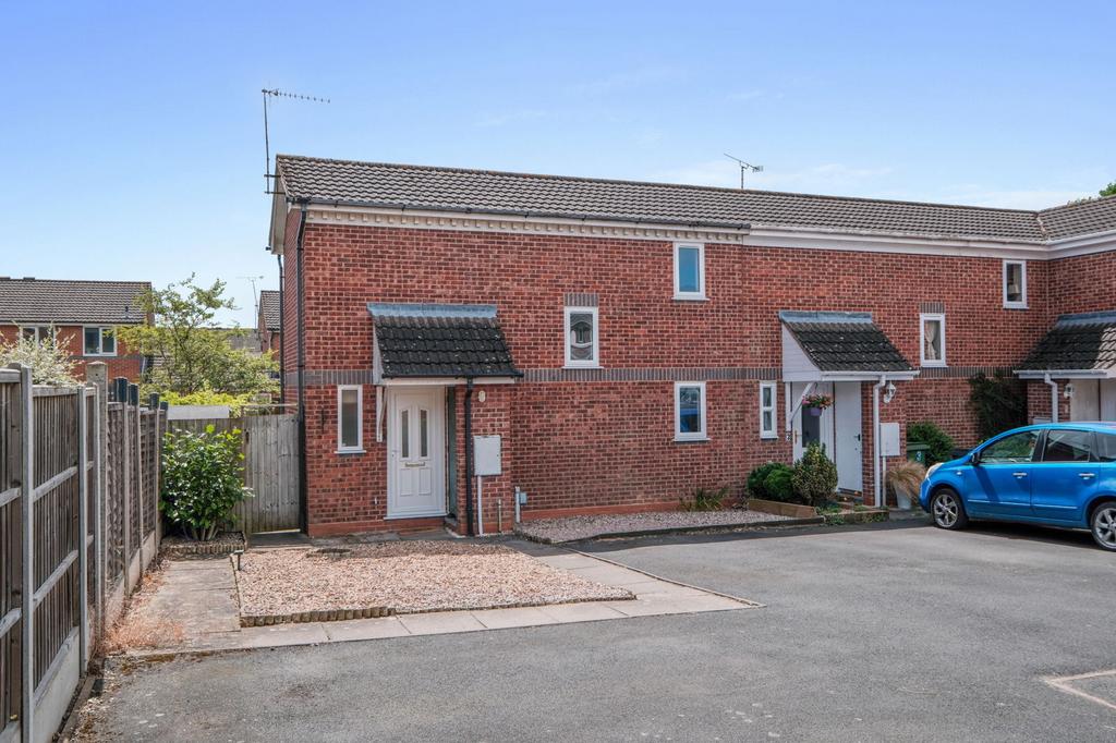 Portsmouth Close, Worcester, WR5 1RX 2 bed semi-detached house - £200,000