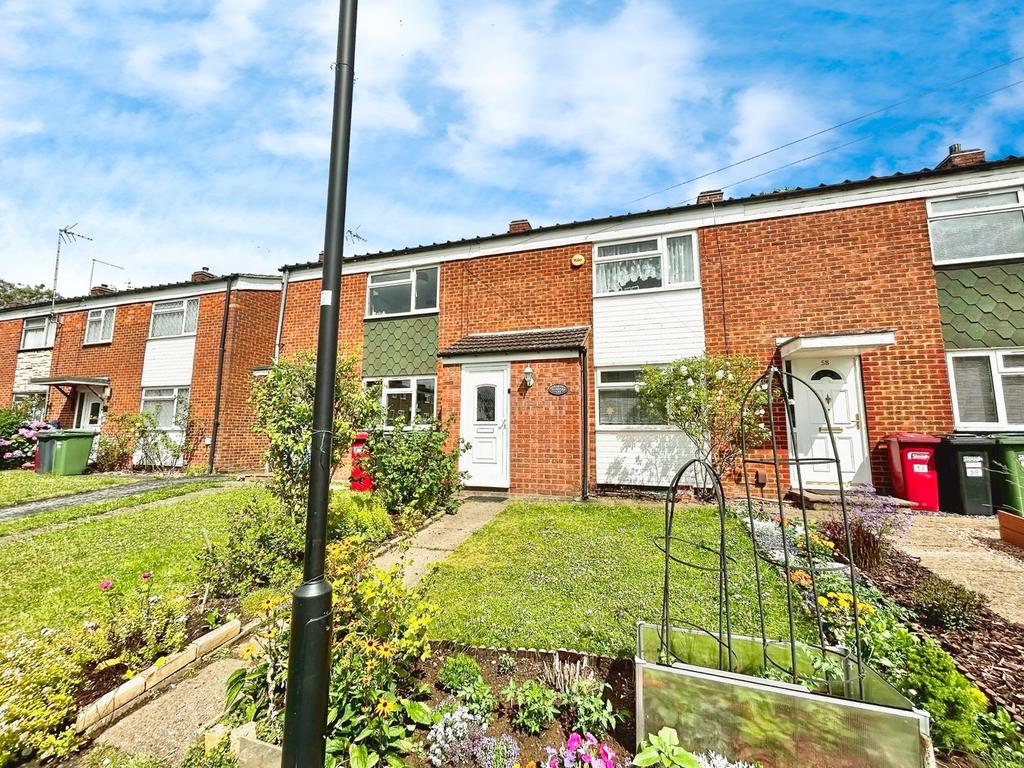 Minster Way, Slough SL3 2 bed terraced house - £1,700 pcm (£392 pw)