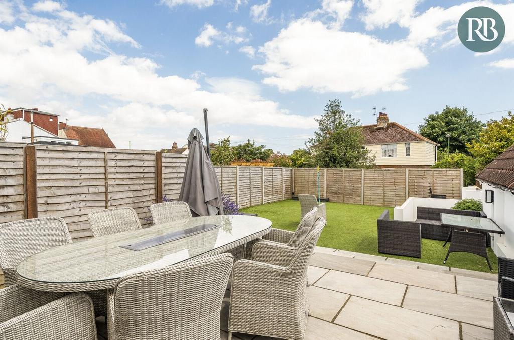 Sandown Road, Southwick BN42 4 bed detached house for sale - £700,000