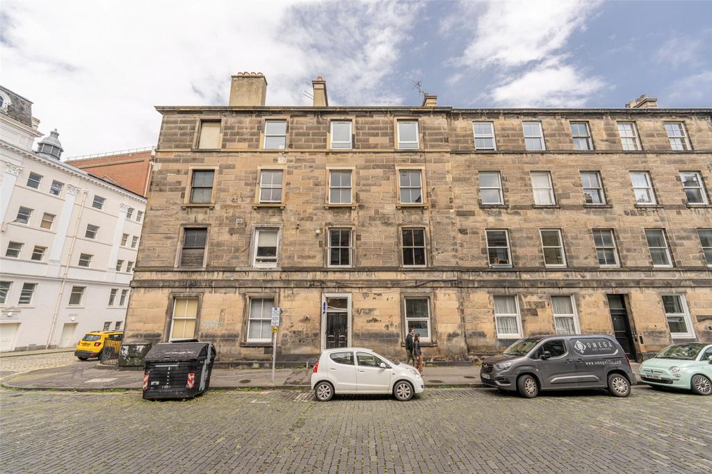 13(2F1) Grindlay Street, Edinburgh, EH3 2 bed flat - £270,000
