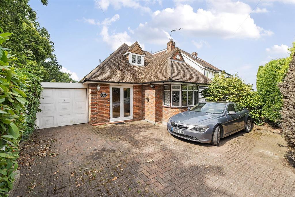 Windmill Lane, Bushey Heath WD23 2 bed detached bungalow - £675,000