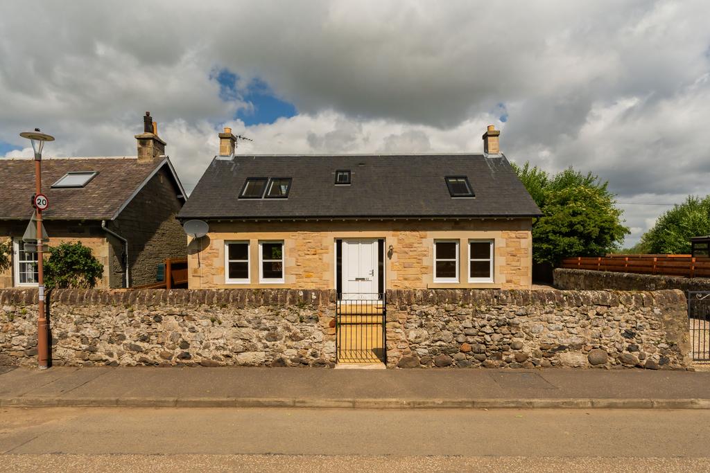 Hermiston, Edinburgh EH14 3 bed detached house - £370,000