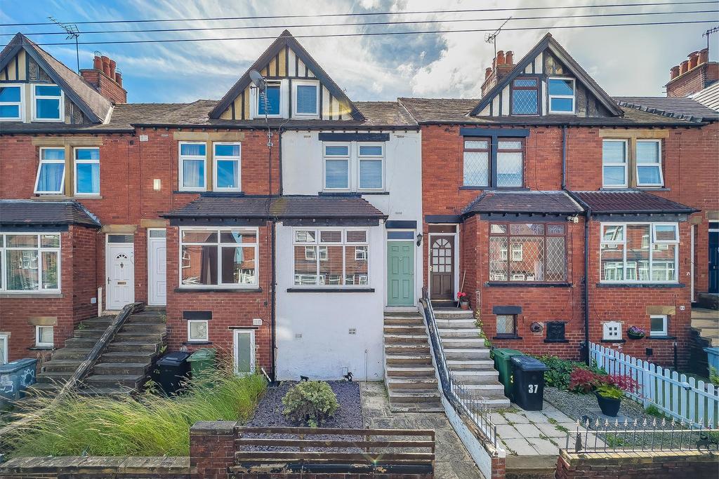Granny Avenue, Leeds, LS27 3 bed terraced house - £195,000