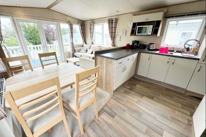 Solent Breezes Holiday Park... 2 bed static caravan - £54,995