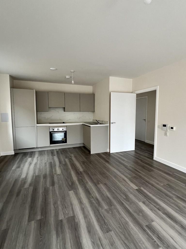 Springfield Place, Tooting SW17 1 bed apartment - £1,875 pcm (£433 pw)
