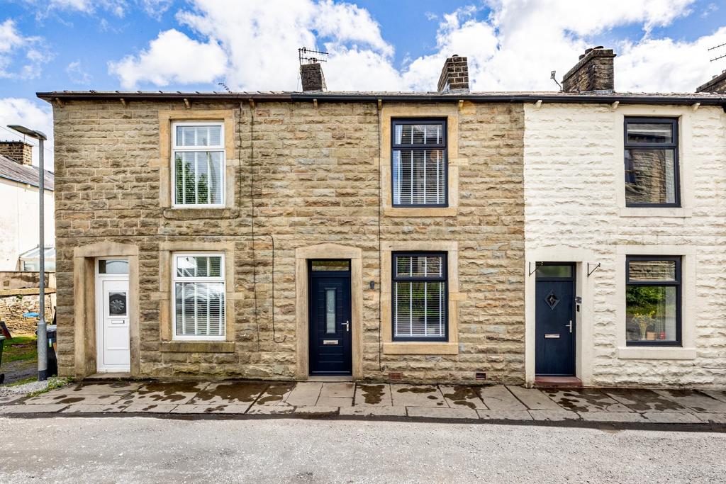 Rossendale BB4 2 bed terraced house - £195,000