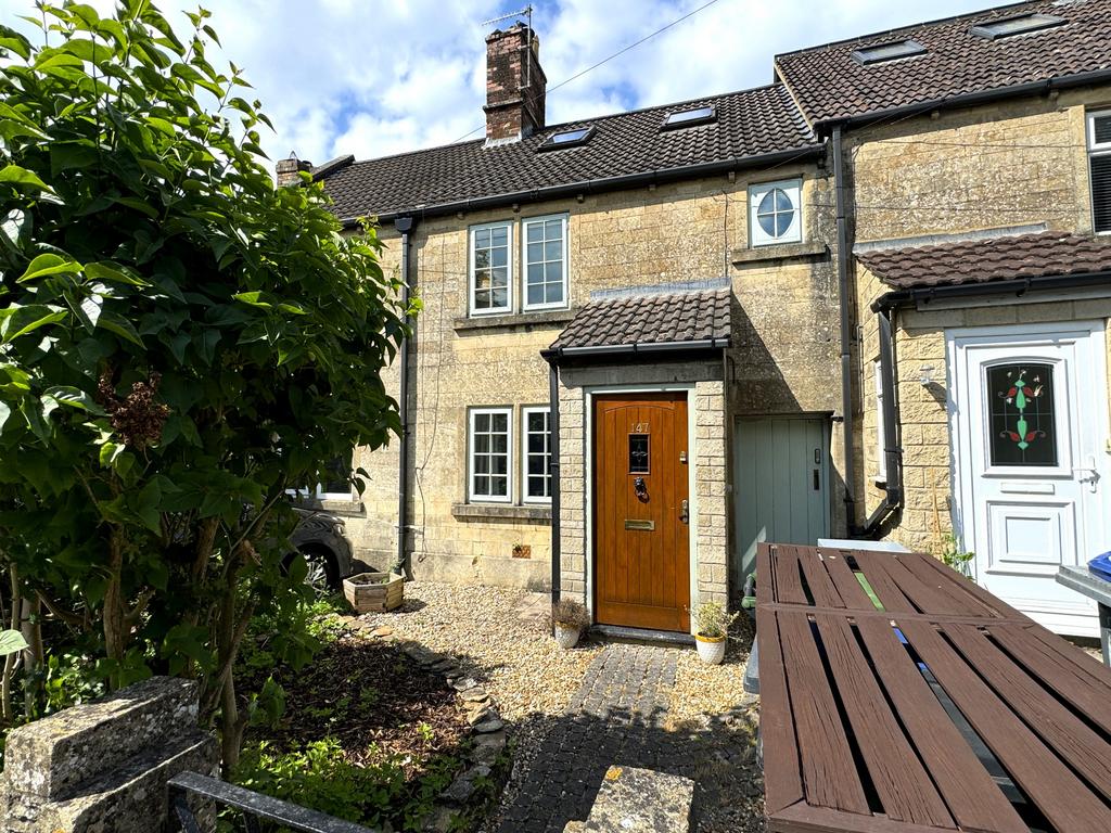 Quemerford, Calne SN11 3 bed terraced house - £1,250 pcm (£288 pw)