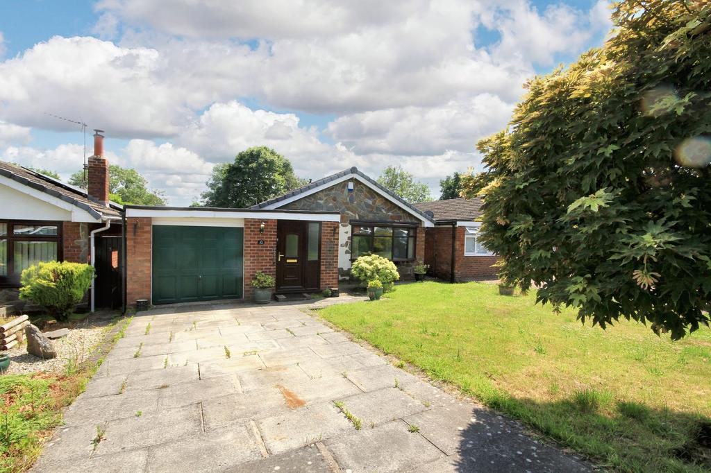 Farringdon Road, Winwick, WA2 3 bed detached bungalow - £330,000