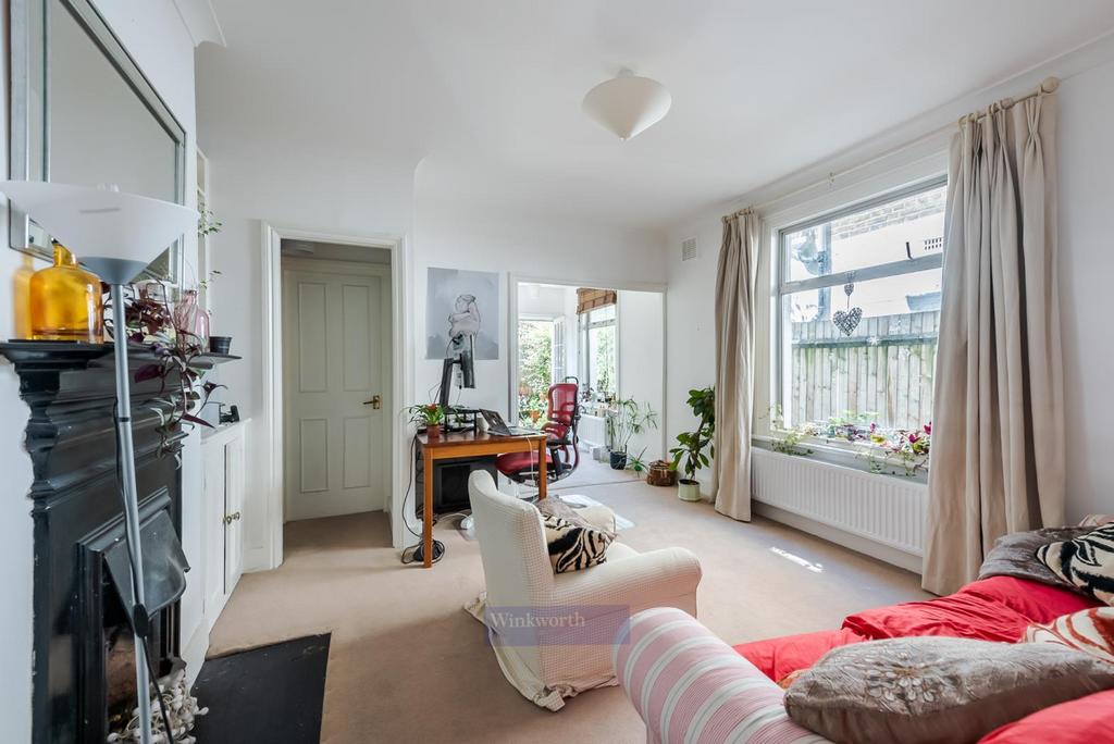 AMBERGATE STREET, SE17 2 bed flat - £2,249 pcm (£519 pw)